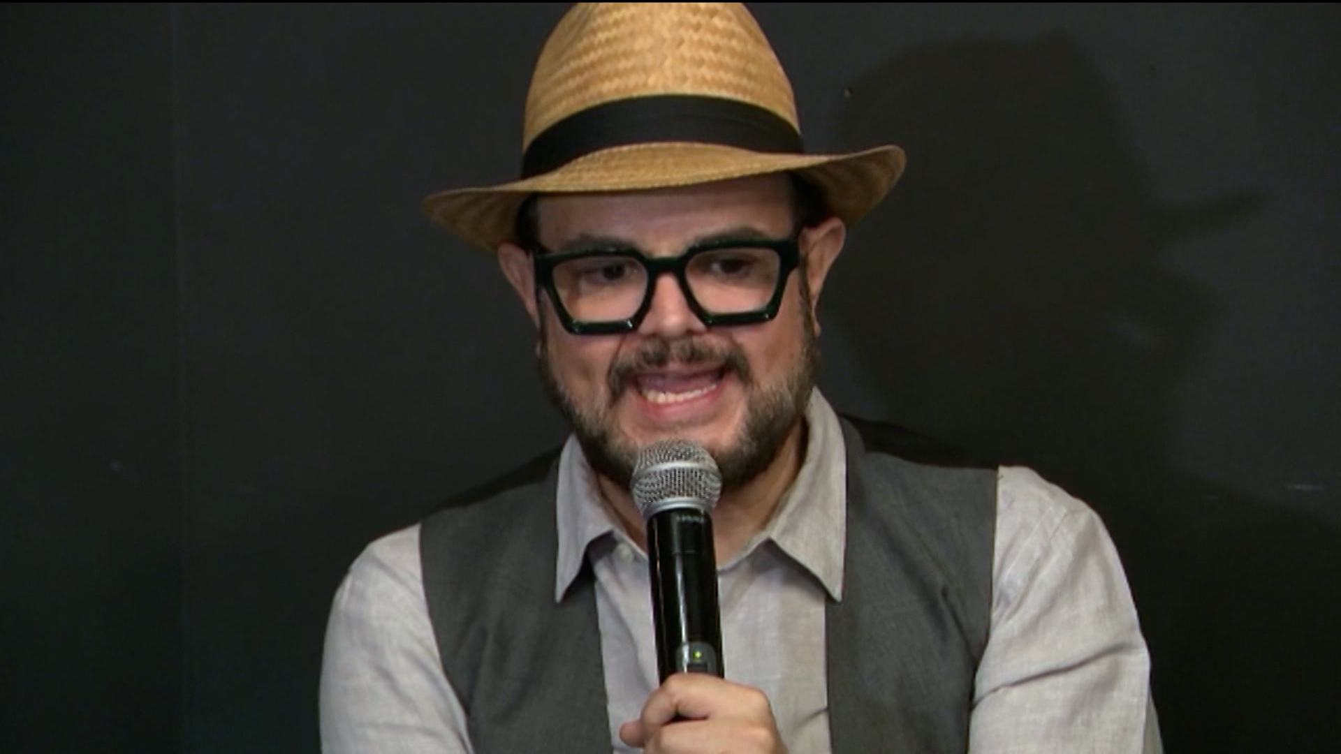 ¡Aleks Syntek reaparece! El artista asegura que los videos en los que ...