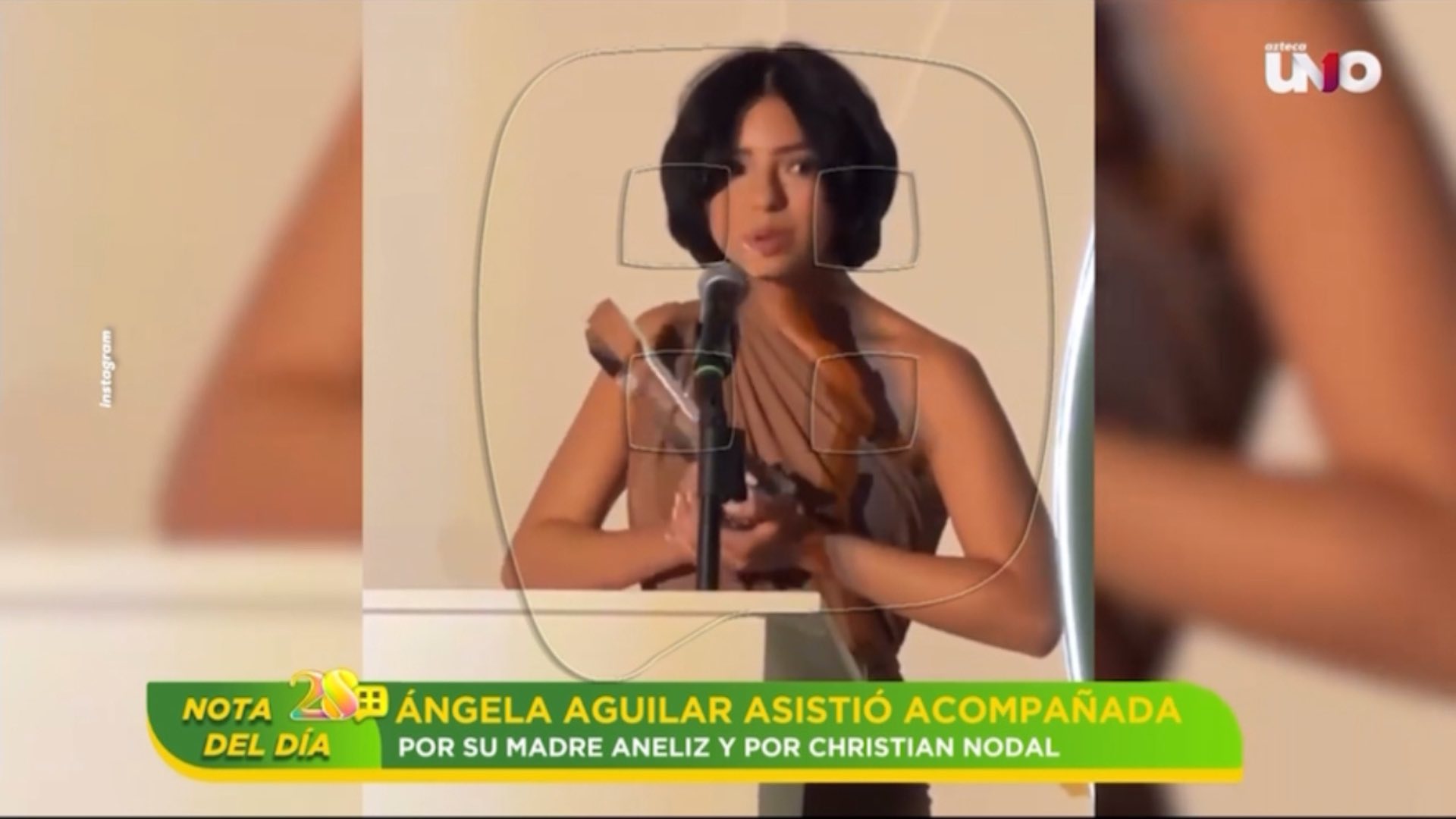 ¿Ángela Aguilar ignoró a la prensa durante la entrega de su ...