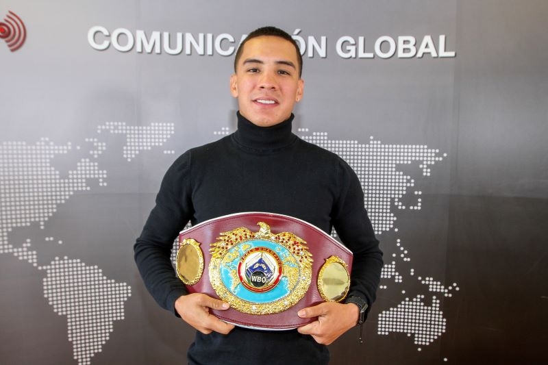Óscar Valdez y Jason Sánchez por titulo pluma de la OMB
