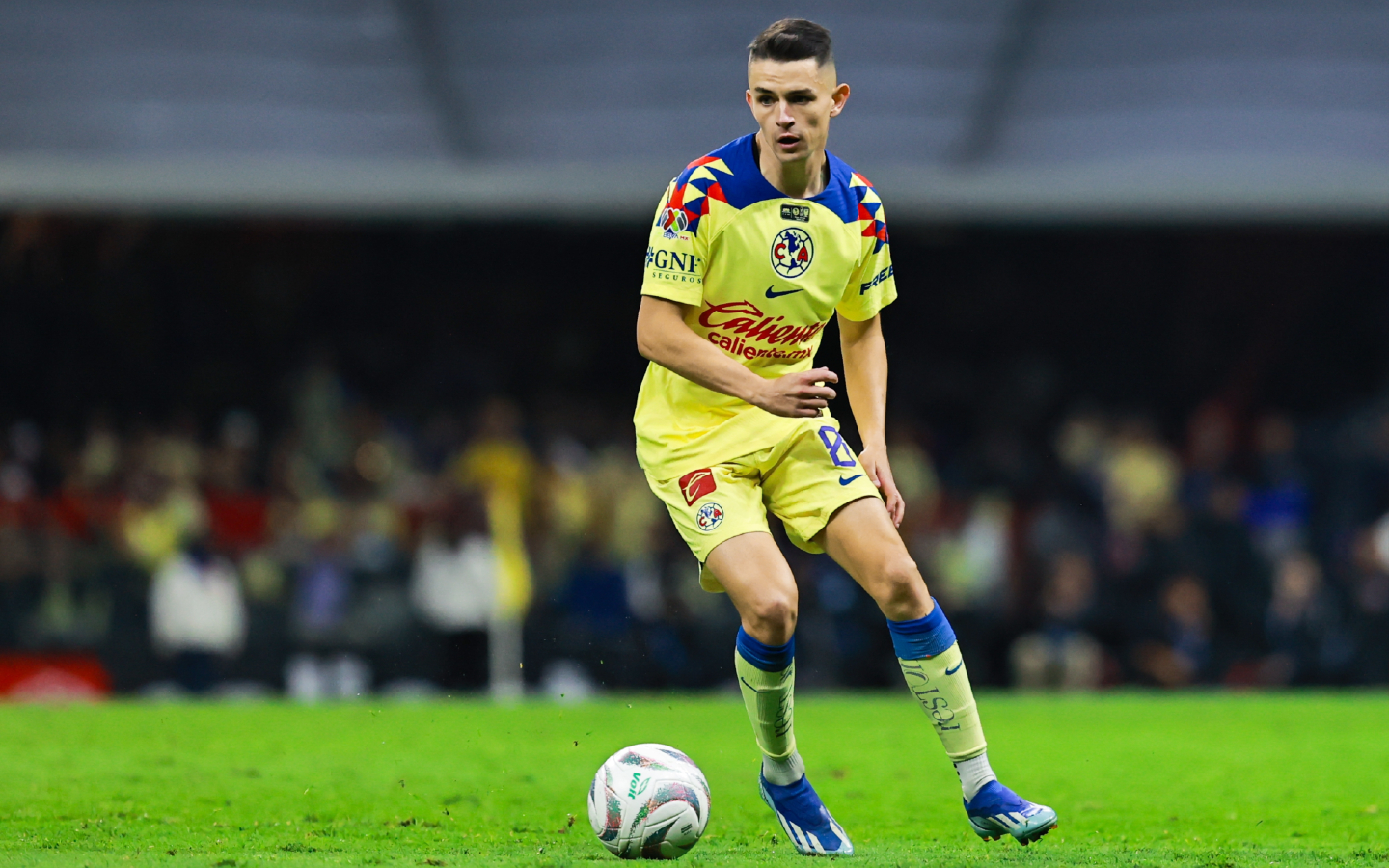 Fidalgo afirma que no piensa en irse del América y sólo se concentra en ...