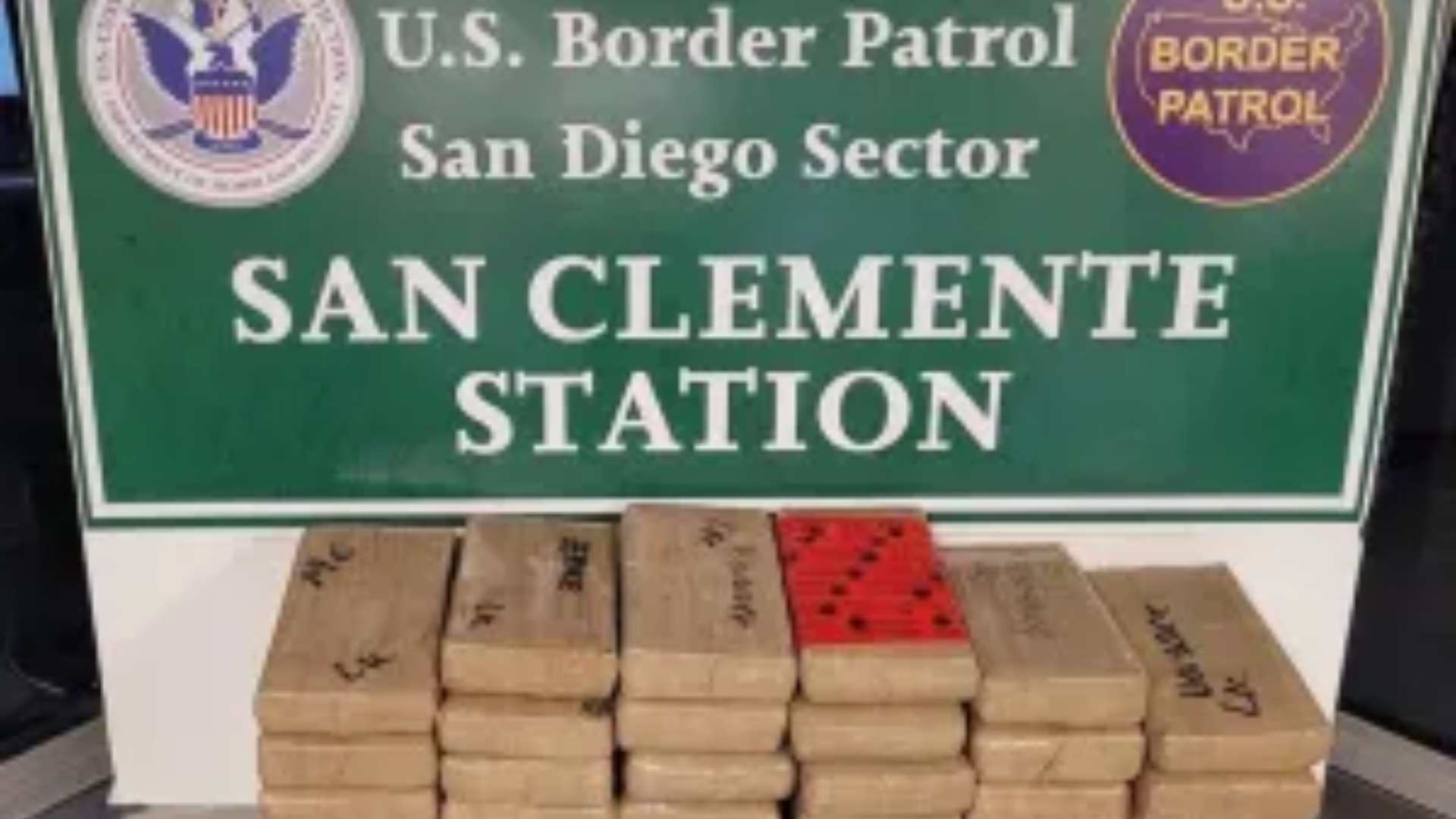 La CBP detuvo a un vehículo en la I-5 de California y descubrió lo que ...