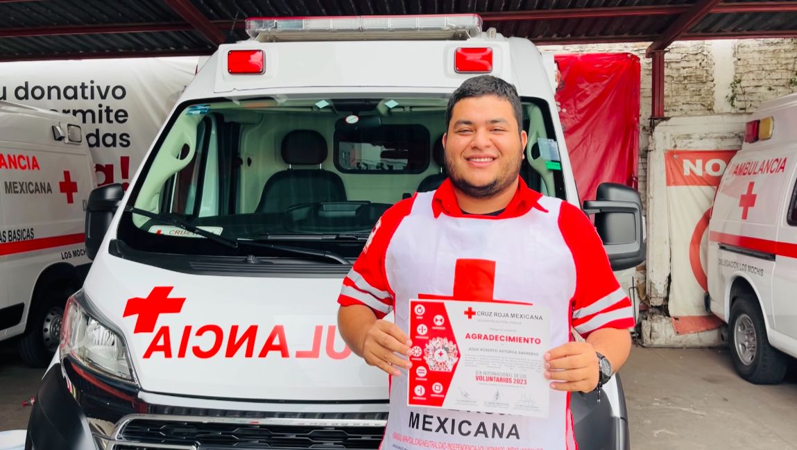 Jesús Roberto, un ahomense que ayudó a damnificados de Otis en Guerrero