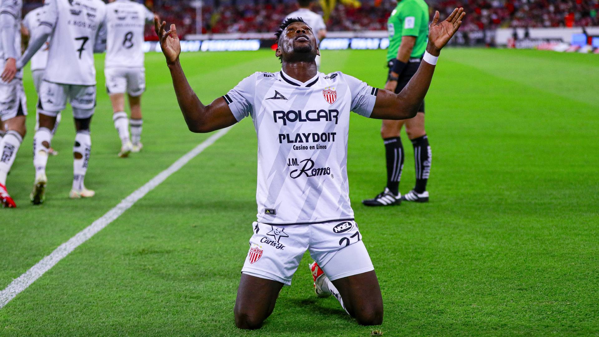 OFICIAL: El tiempo que estarán los Rayos del Necaxa sin Diber Cambindo