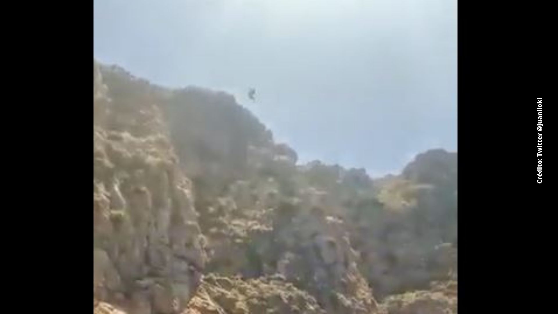 VIDEO: Muere futbolista tras aventarse de acantilado de 30 metros.