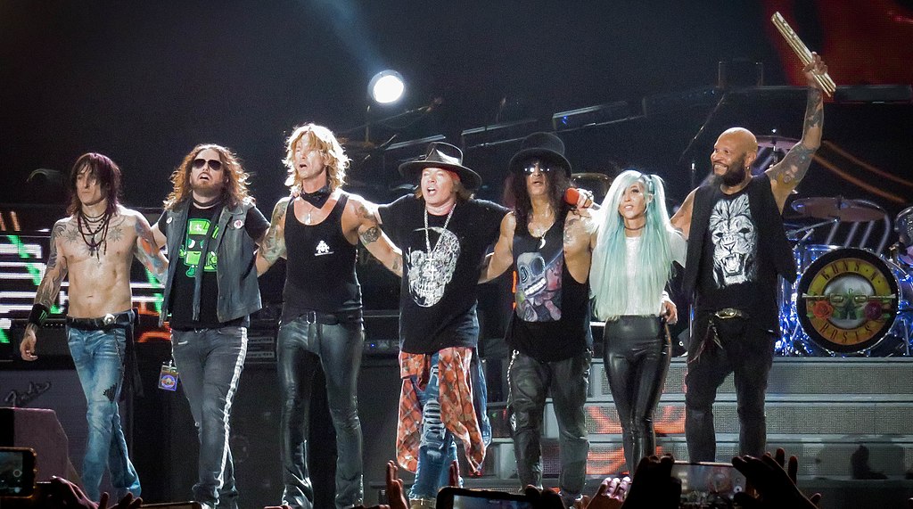 Guns N' Roses pospone gira por Estados Unidos y Canadá