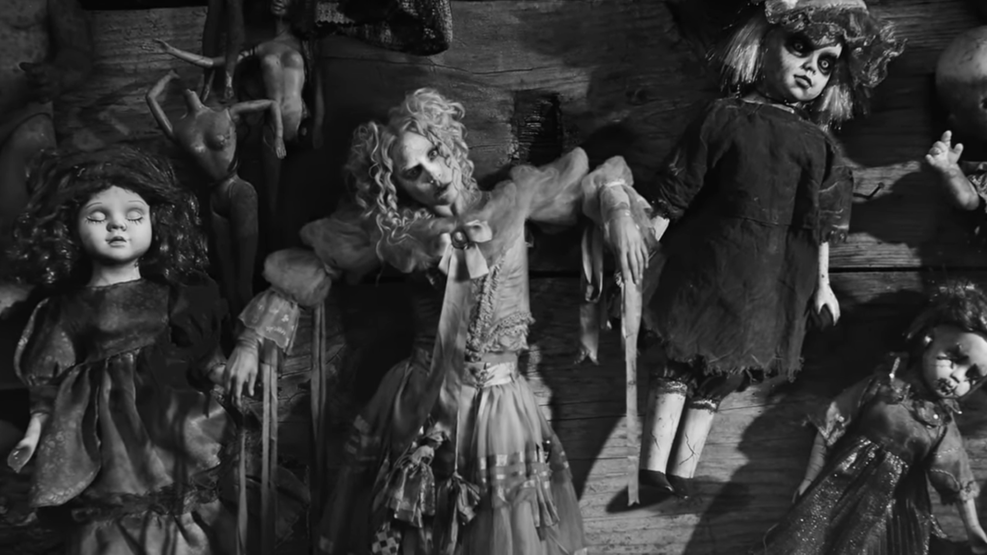 Lady Gaga estrena ‘The Dead Dance’ grabado en la Isla de las Muñecas de ...