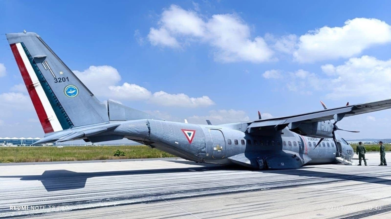 VIDEO | Aeronave de la Fuerza Aérea aterriza de emergencia en el AIFA