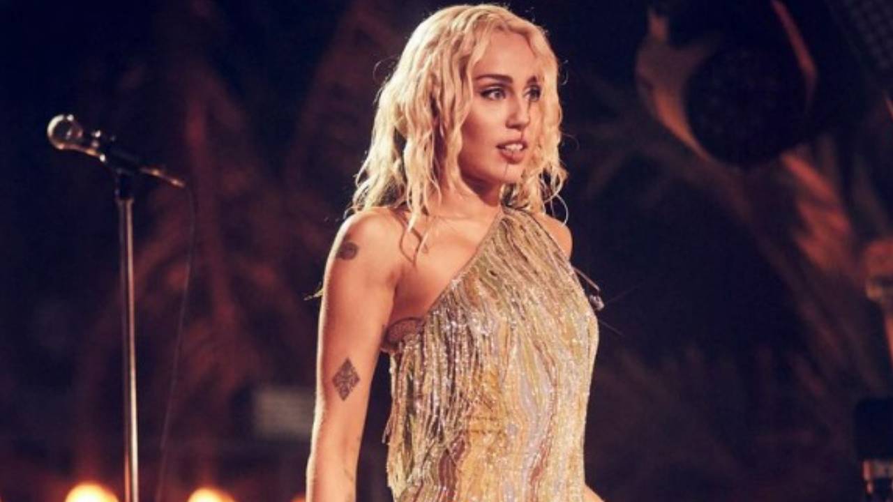 Flowers de Miley Cyrus, la nueva canción dedicada a Liam Hemsworth