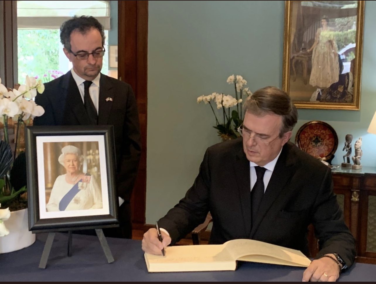 Marcelo Ebrard asistirá a funerales de la reina Isabel II: AMLO