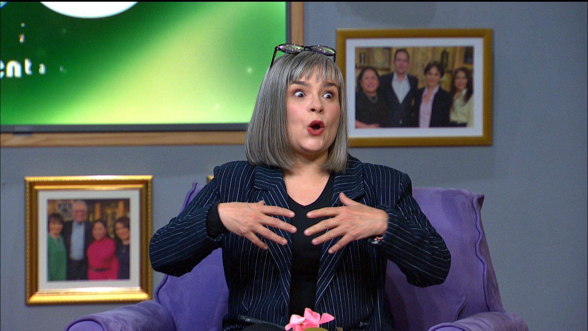 Francesca Guillén presenta su nueva obra, "Mujeres soñaron Caballos ...