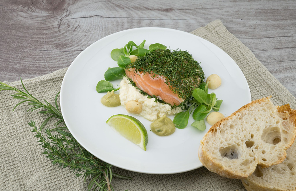 Prepara un salmón al horno con hiervas