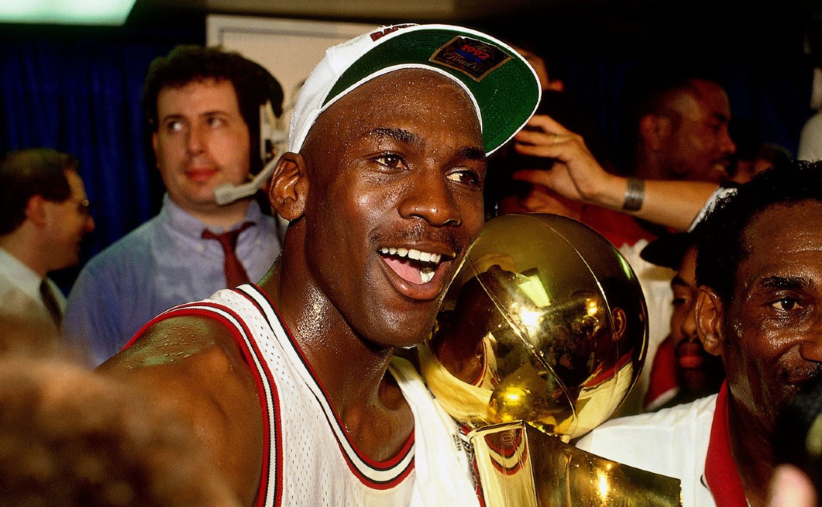 Tenis de Michael Jordan recaudan 300 mil dólares