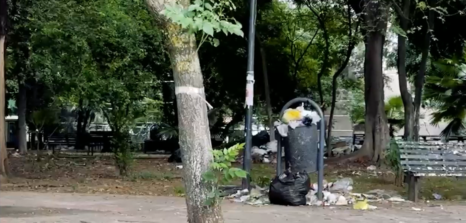 Sin mantenimiento, limpieza o seguridad se encuentra el Parque Roberto ...