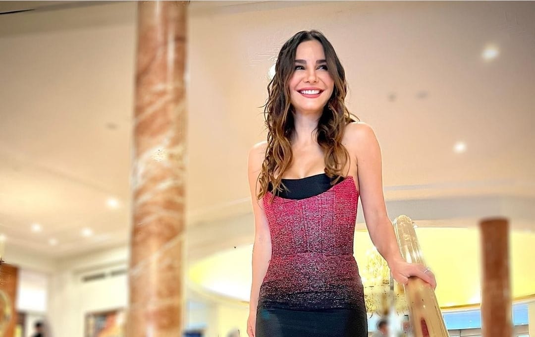 Martha Higareda reacciona a corrido de su historia
