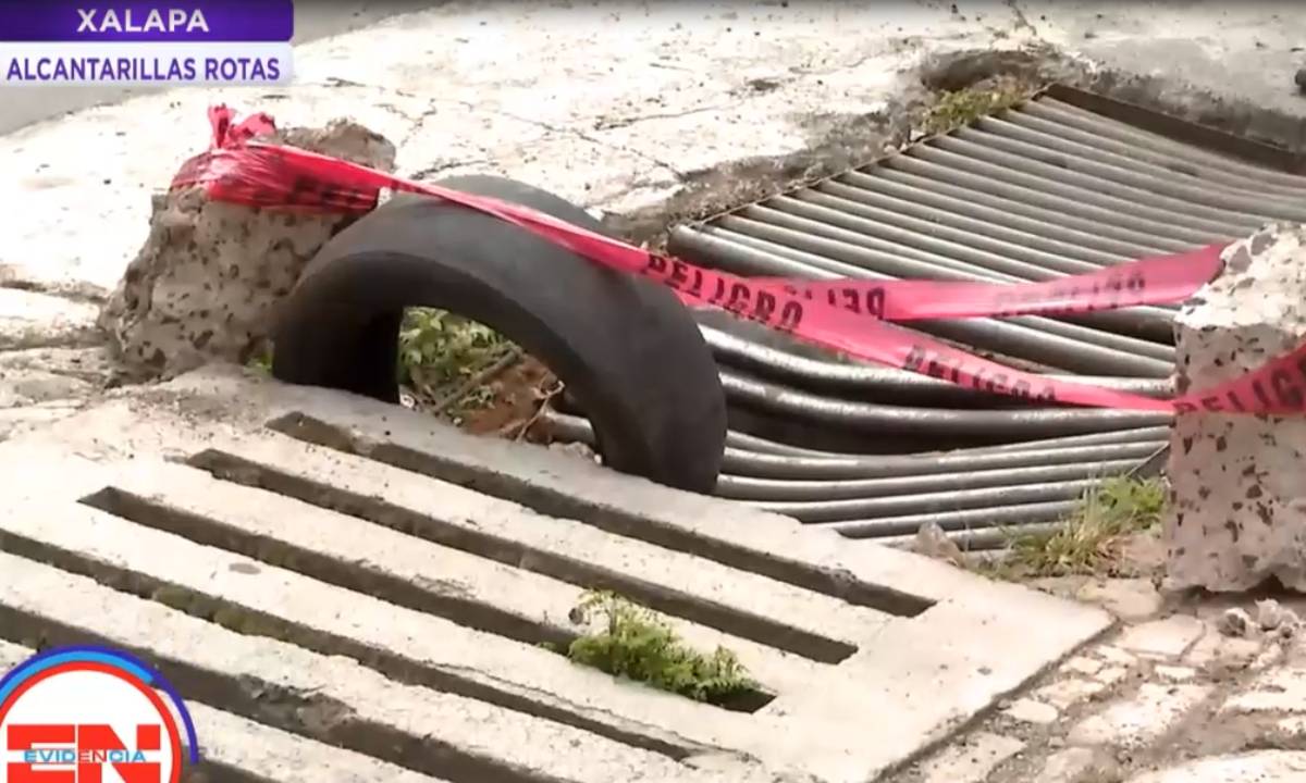 Vecinos de la colonia Aguacatal de Xalapa denuncia alcantarillas rotas