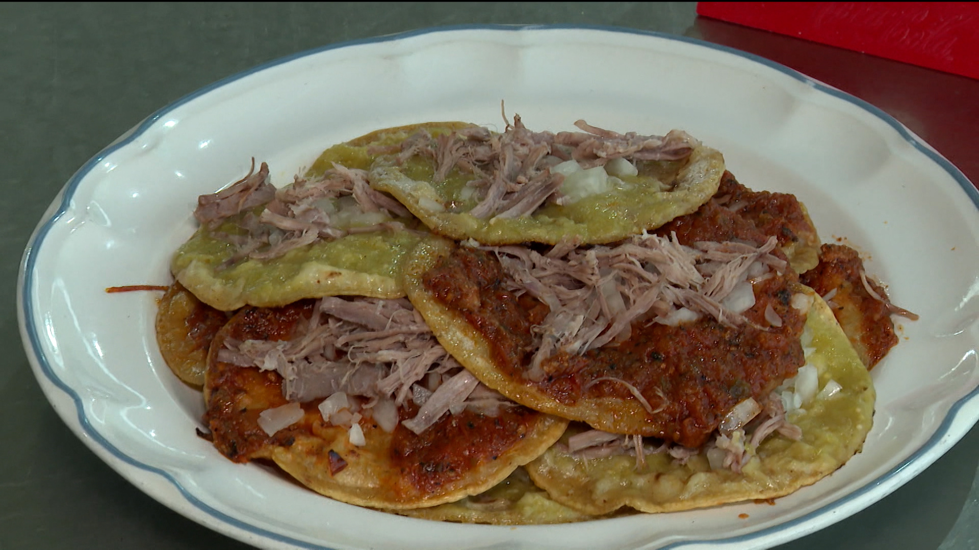 ¿Cómo se hacen las chalupas poblanas?