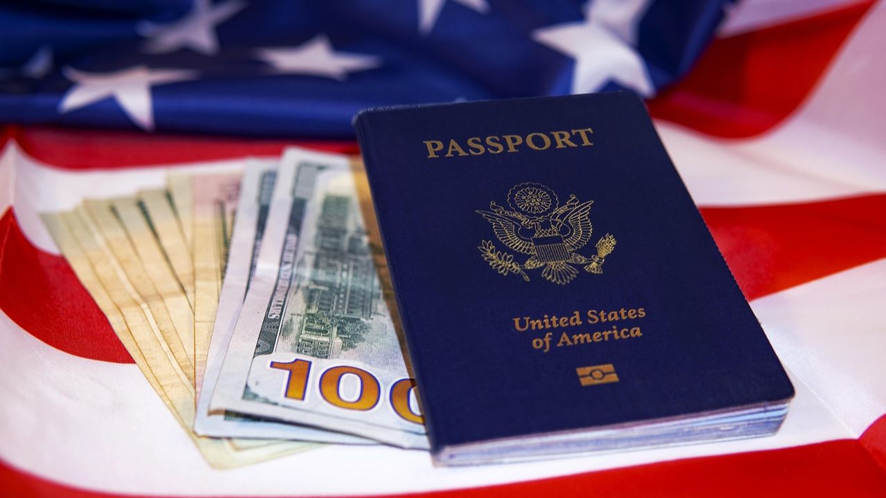 ¿Hasta 10 mil pesos? Costo oficial de la visa americana en Jalisco tras su incremento de precio