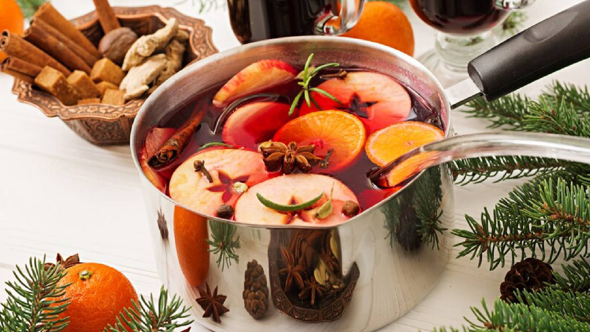 Navidad 2024: Beneficios del ponche de frutas navideño