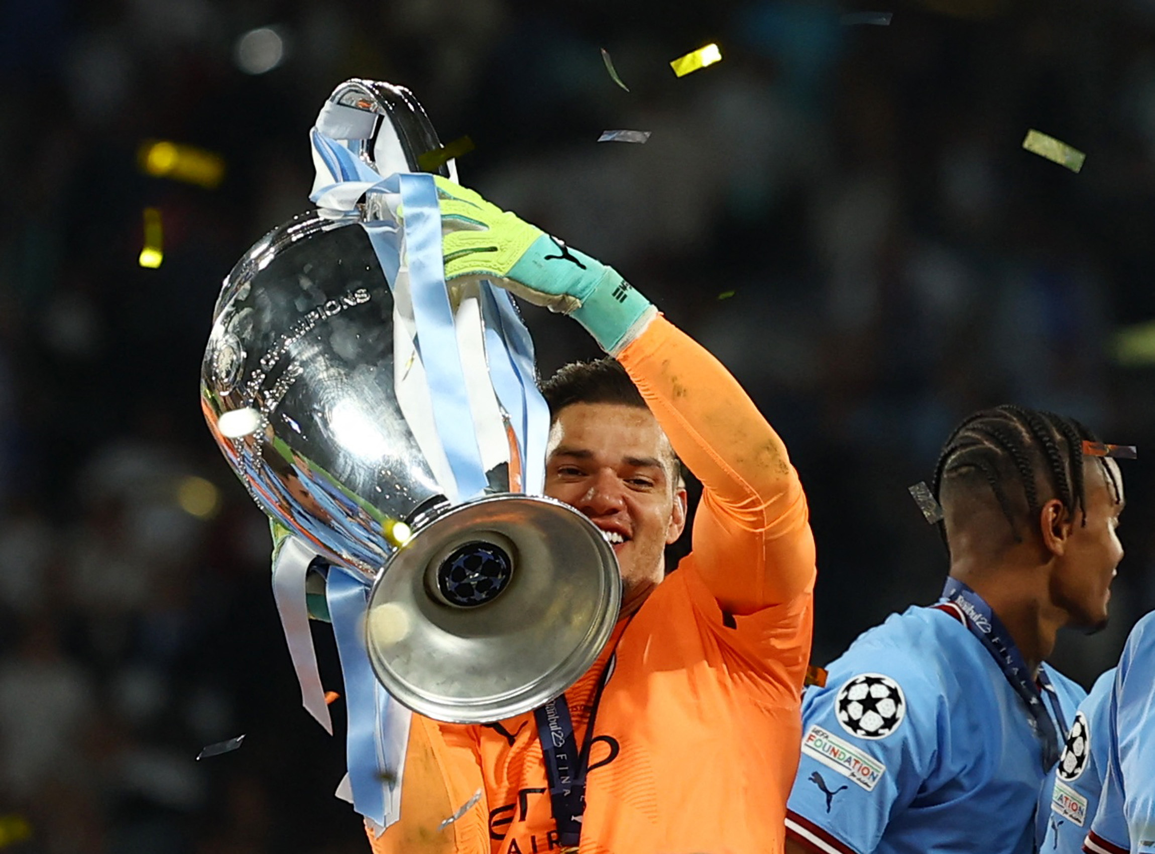 ¿Qué es snus? Lo que Ederson consumió en la celebración del City