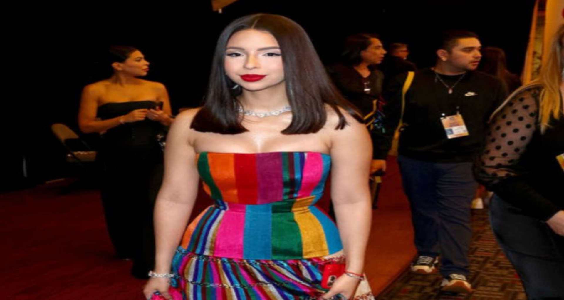 Los 9 outfits más feos que ha vestido Ángela Aguilar: la propia IA los ...