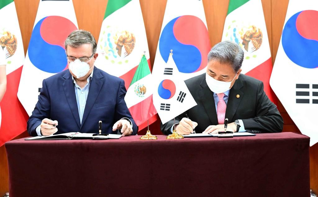 México y Corea acuerdan impulsar TLC entre ambos países