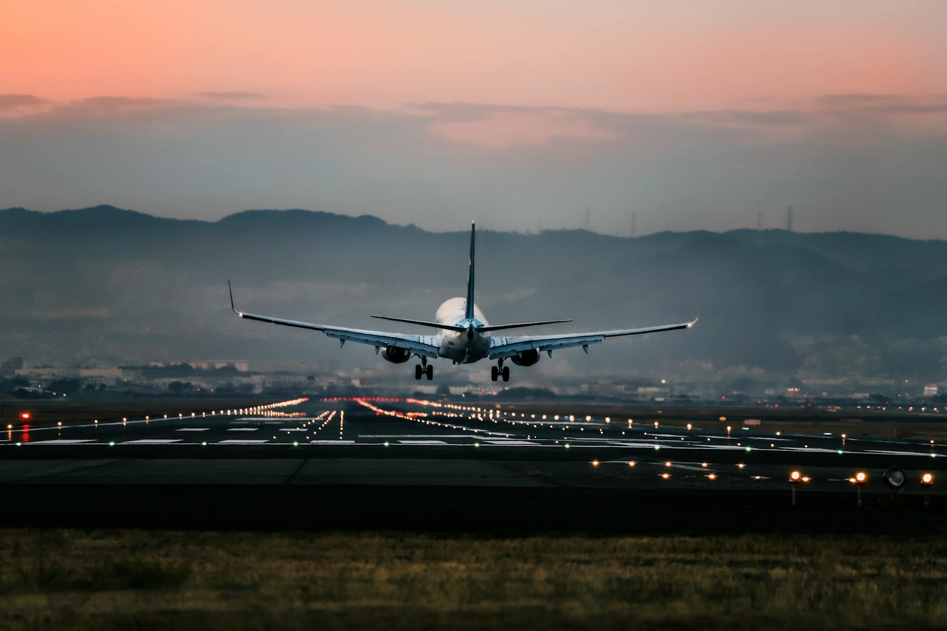 Avión aterriza de emergencia en Roma por amenaza de bomba HOY 23 de febrero