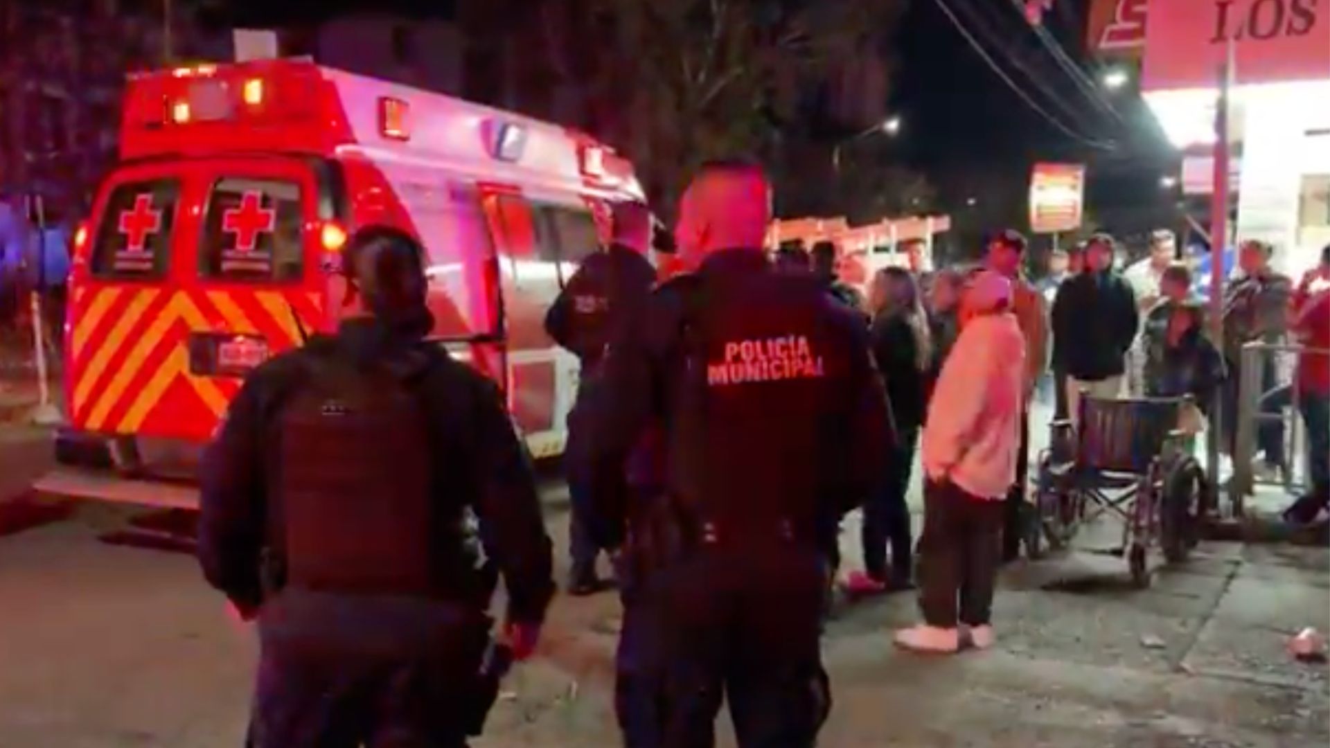 Atacan a hombre en silla de ruedas para quitarle una bocina en ...