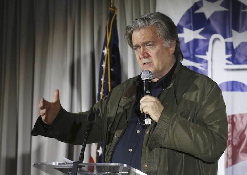 Testifica Stephen Bannon en el Congreso por trama rusa