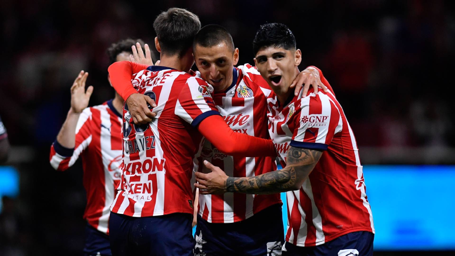 Ex novia de Alan Pulido revela supuesta infidelidad del jugador de Chivas