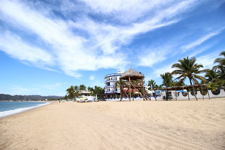 ¿Sin plan para el puente? Visita la hermosa playa de Melaque