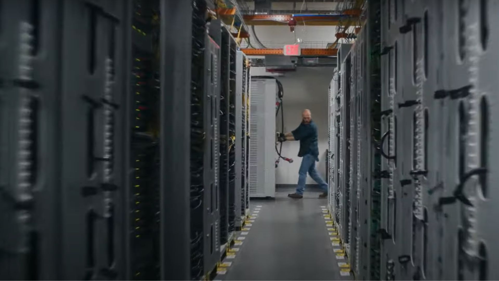 ¿Qué es un centro de datos como el que instalará Amazon en Querétaro?