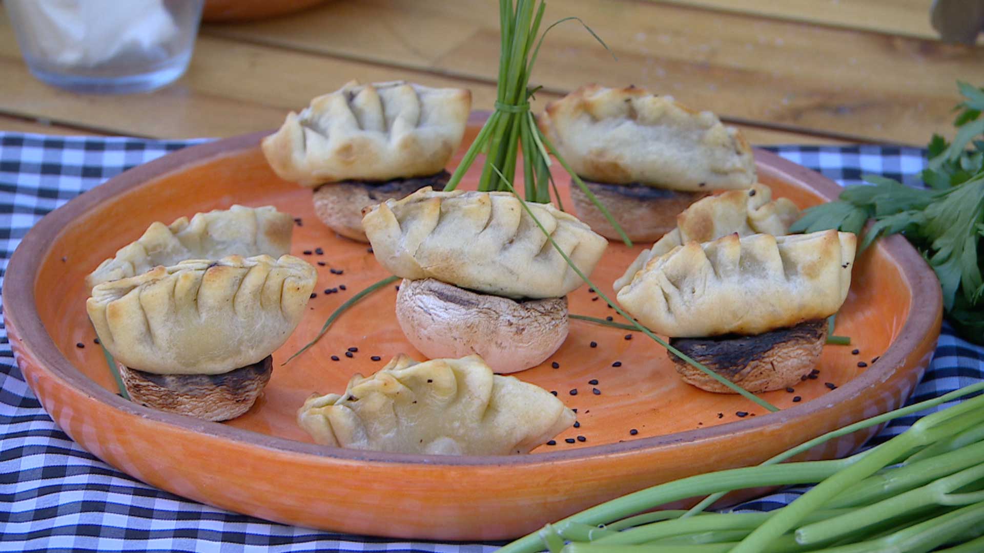 Dumplings de huitlacoche con champiñones a la parrilla: ingredientes y ...