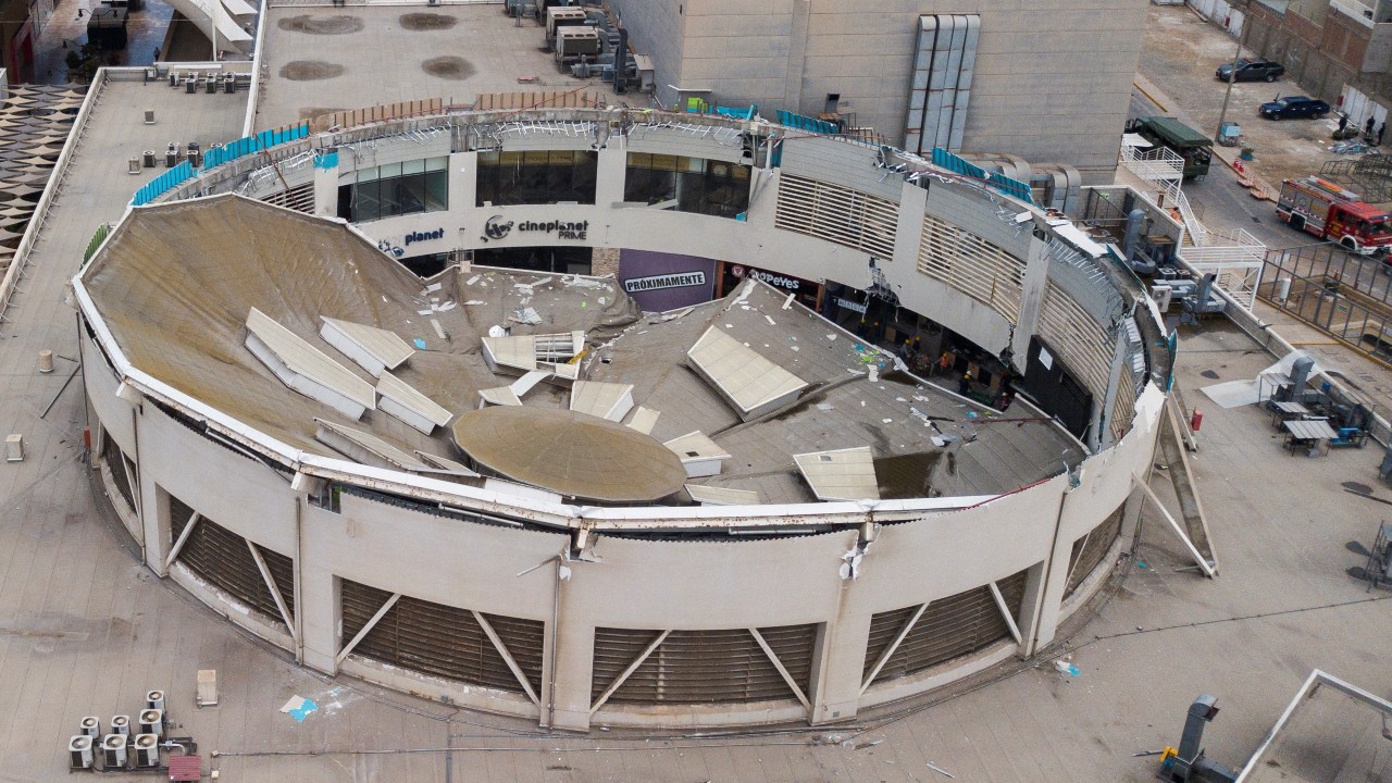 Colapso de techo en centro comercial de Trujillo deja múltiples víctimas y heridos