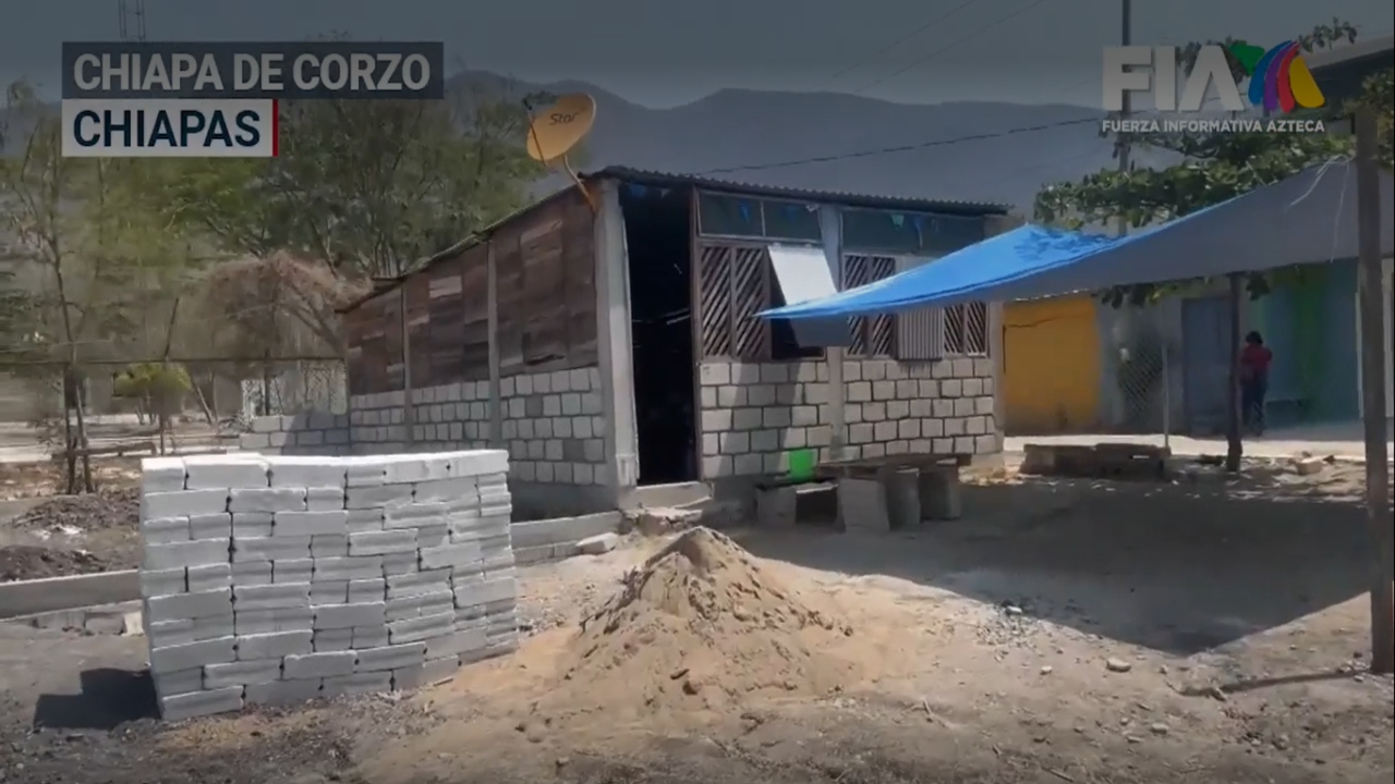 Estudiantes de la telesecundaria Ángel Albino Corzo construyen sus ...