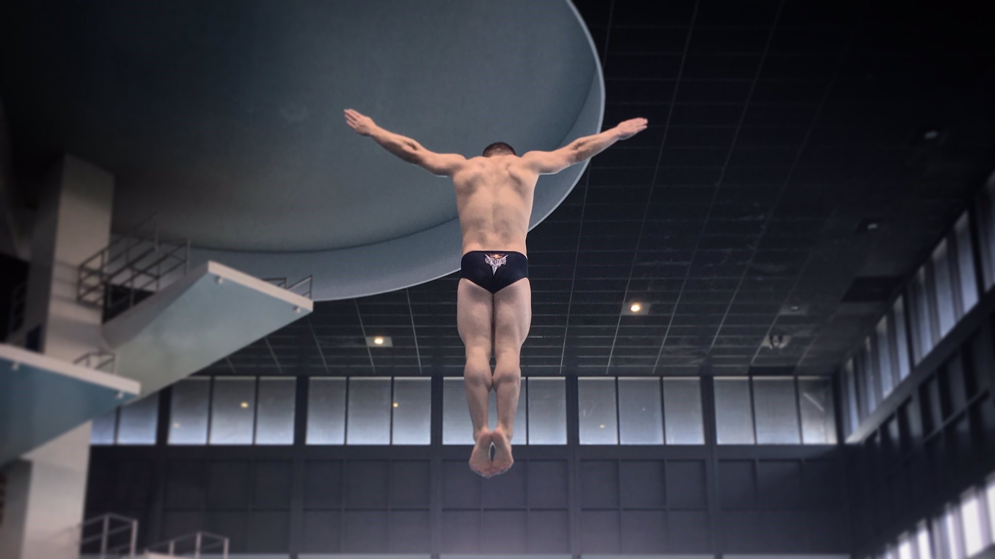 Clavadista resbala de trampolín y cae durante ceremonia de inauguración ...