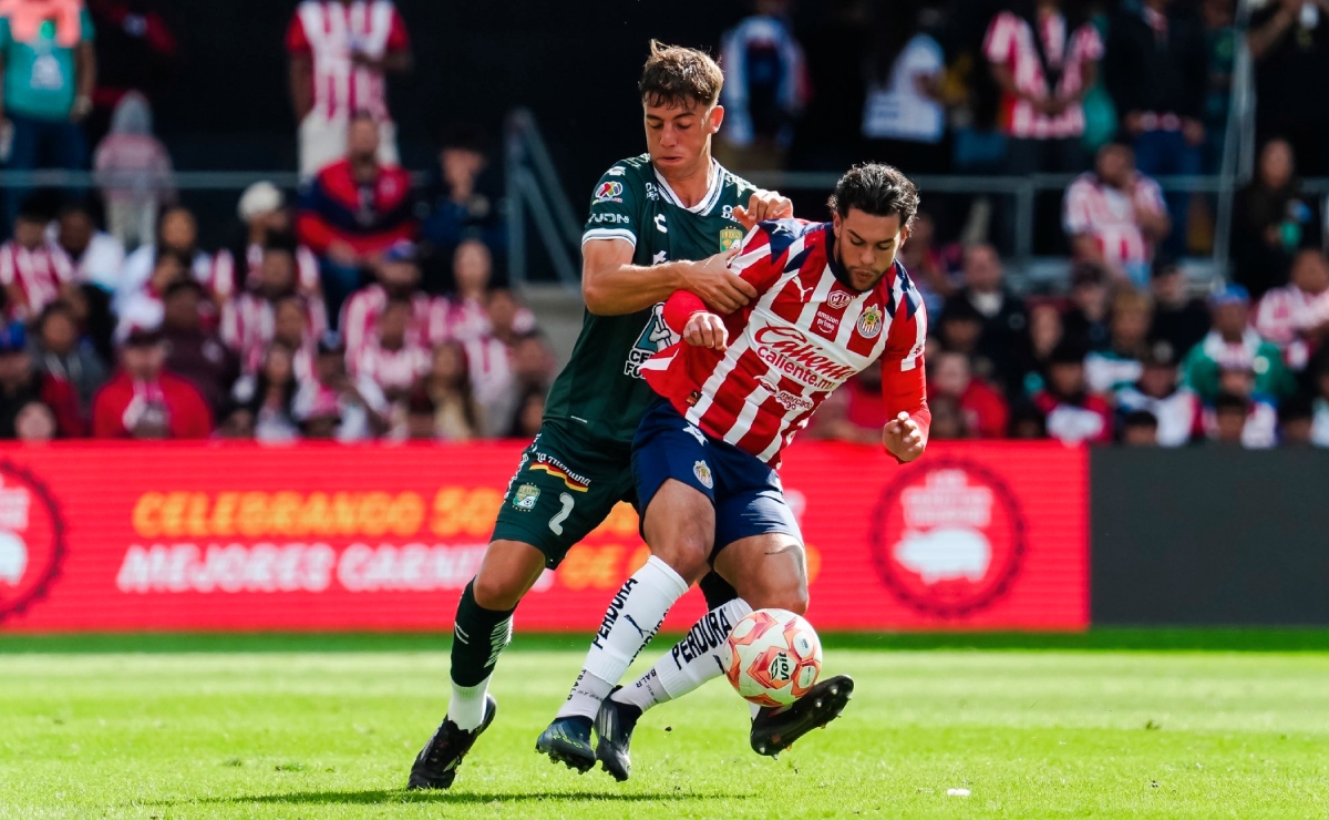 Chivas remonta y vence a León en Chicago: Hormiga González y Cade ...