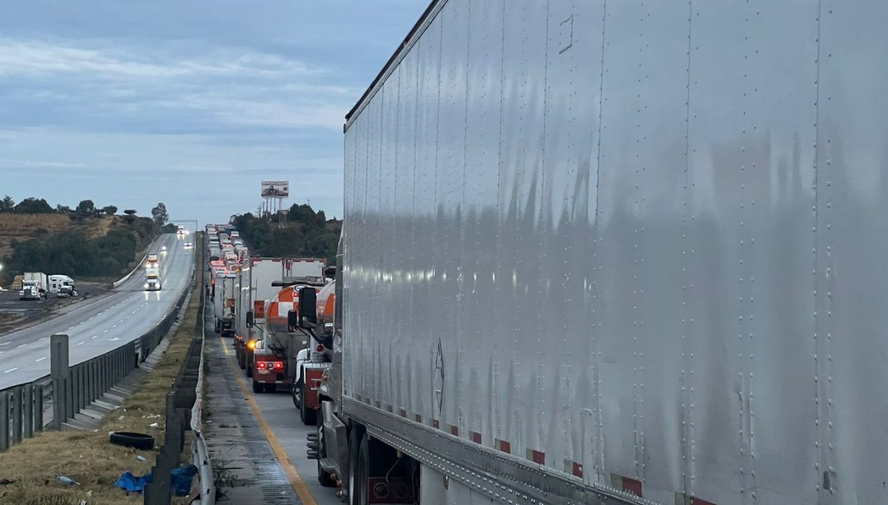 Carretera México-Querétaro: ¿Qué pasó y hasta a qué hora estará cerrada?
