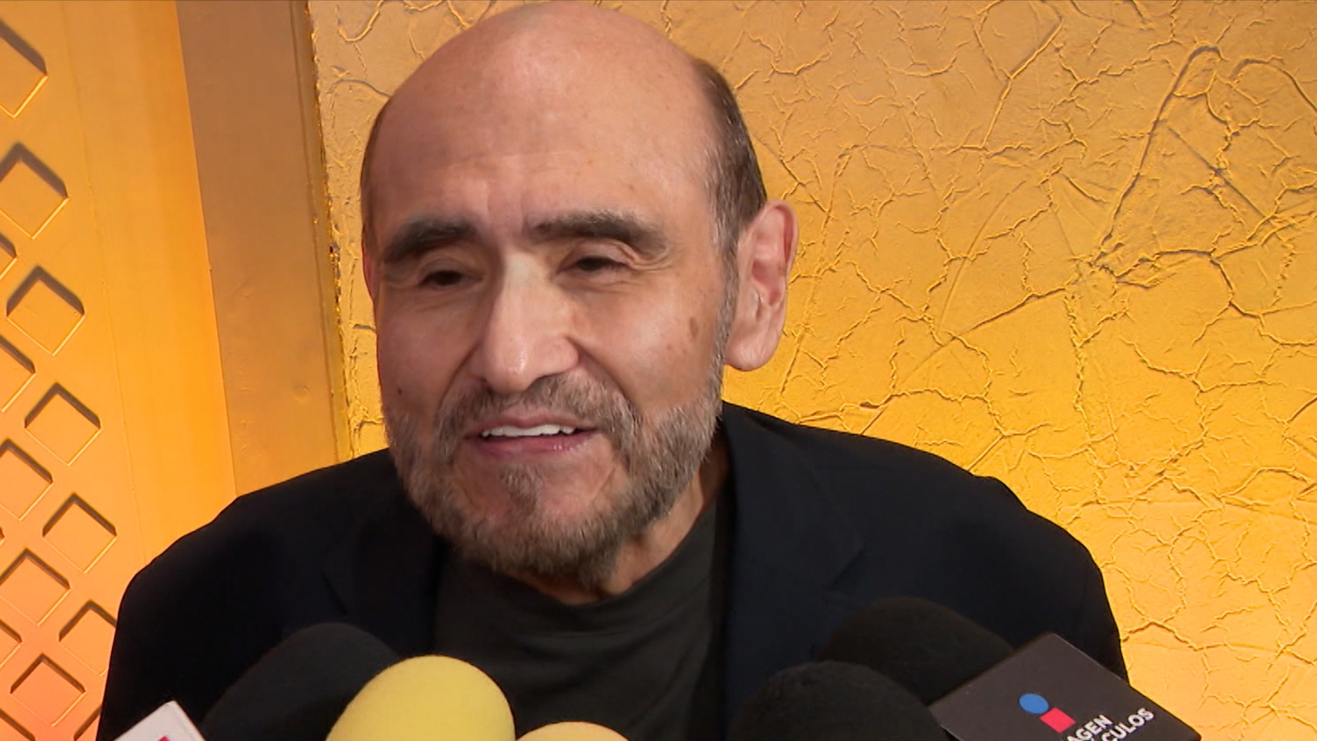 Édgar Vivar agradece continuar vigente en el medio