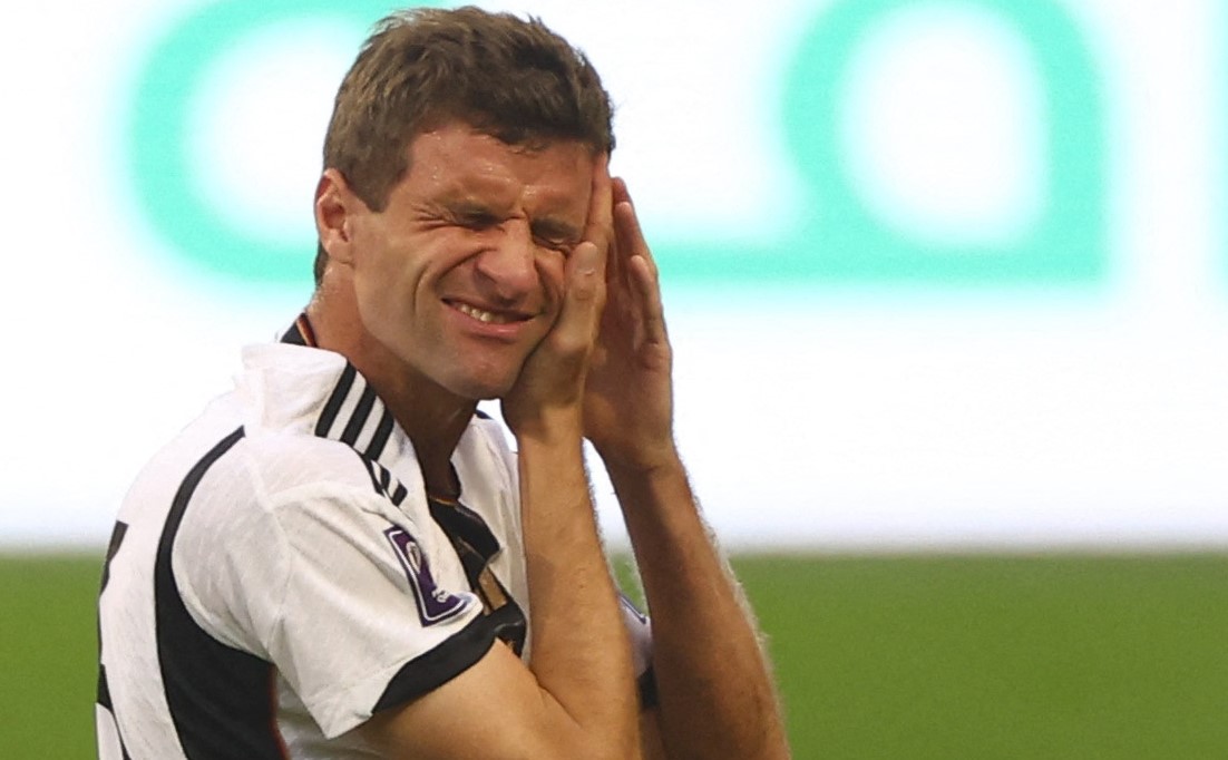 ¡CONMOVEDOR! El llanto de Thomas Müller tras quedar eliminado de la ...