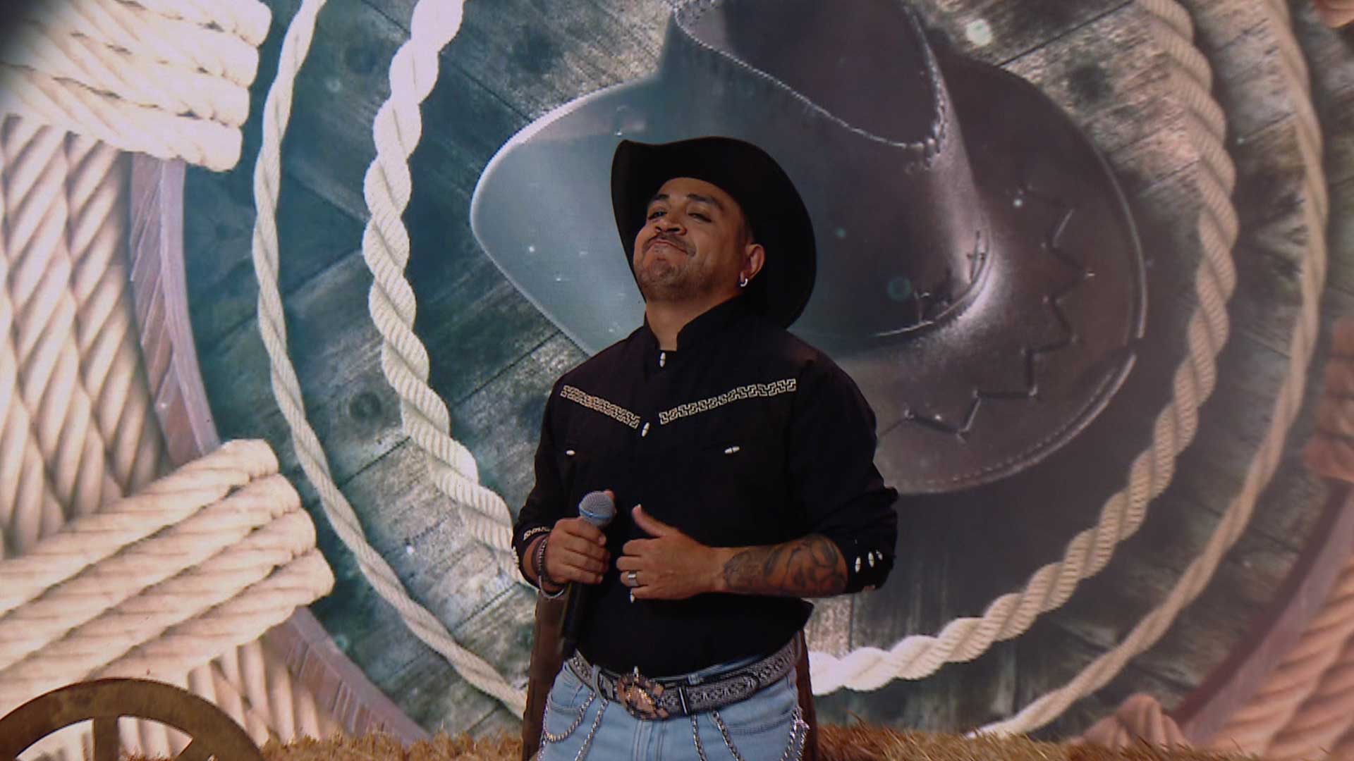 Luis Fernando Peña cantó "Que Vuelvas" en La Academia VLA