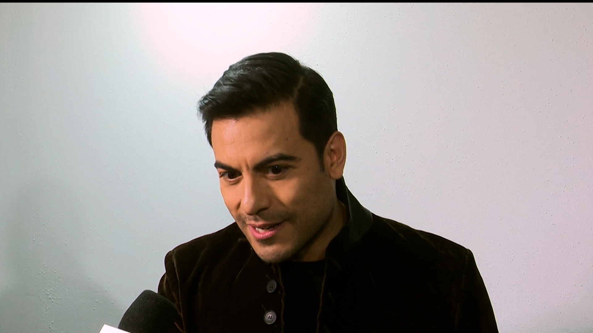 Carlos Rivera confirma dueto con Alejandro Fernández