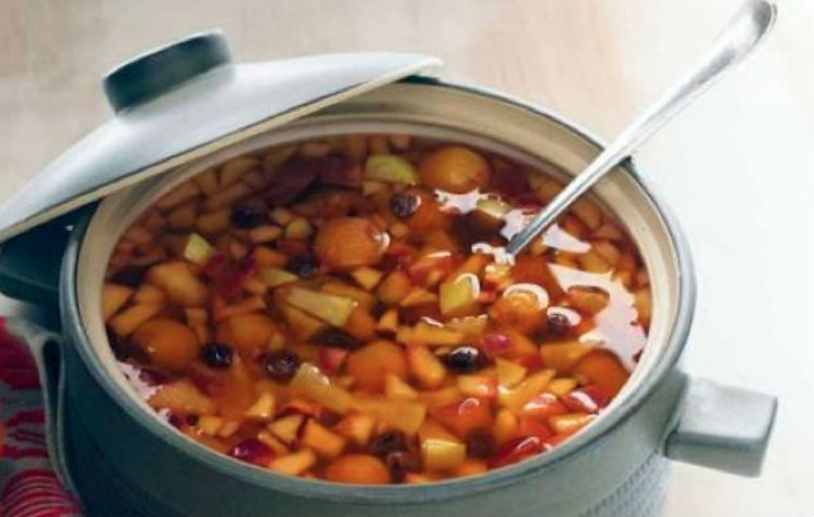 Ponche tradicional: ¿Cómo prepararlo y qué frutas lleva?