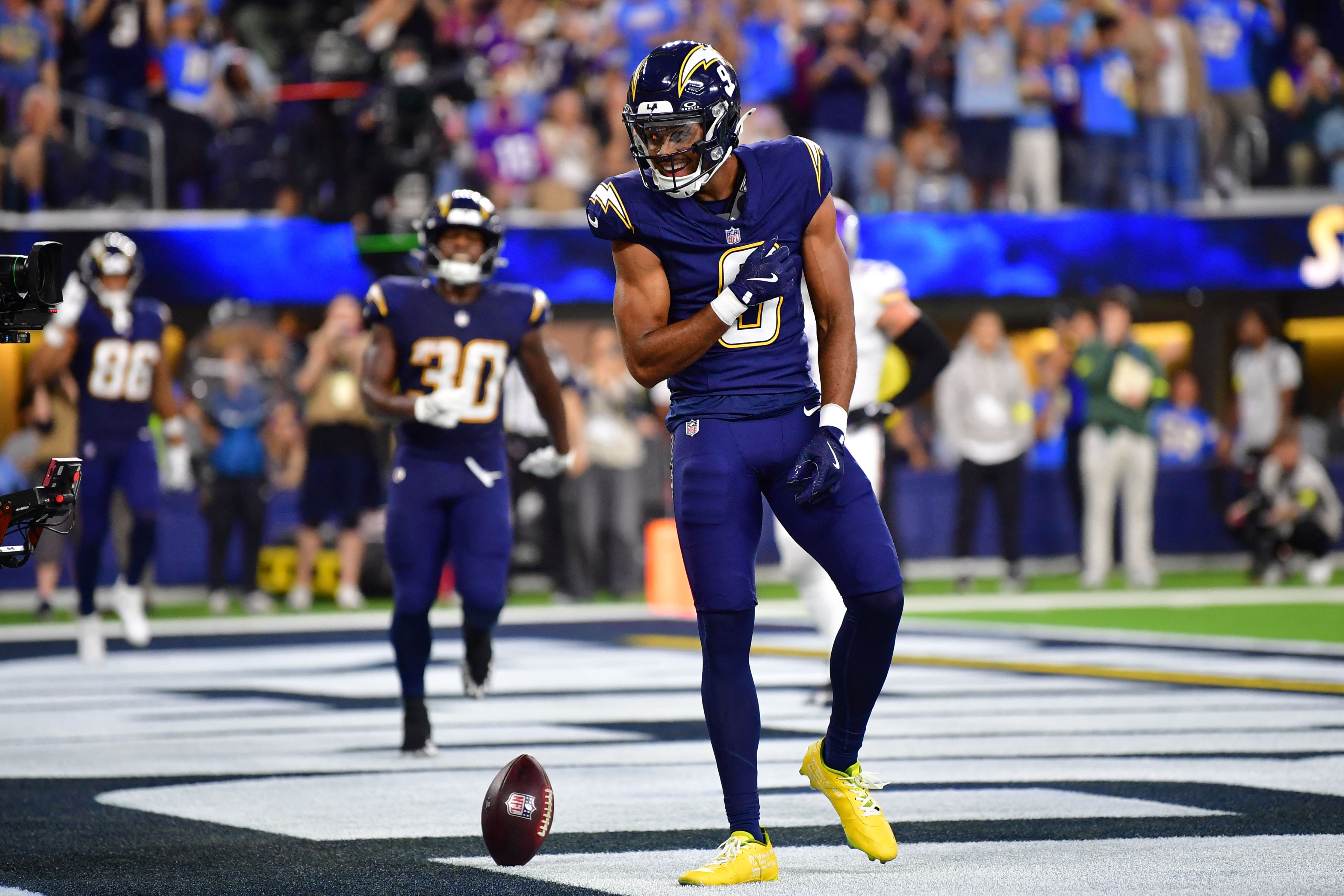 Los Angeles Chargers destrozan a Minnesota Vikings en el inicio de la ...