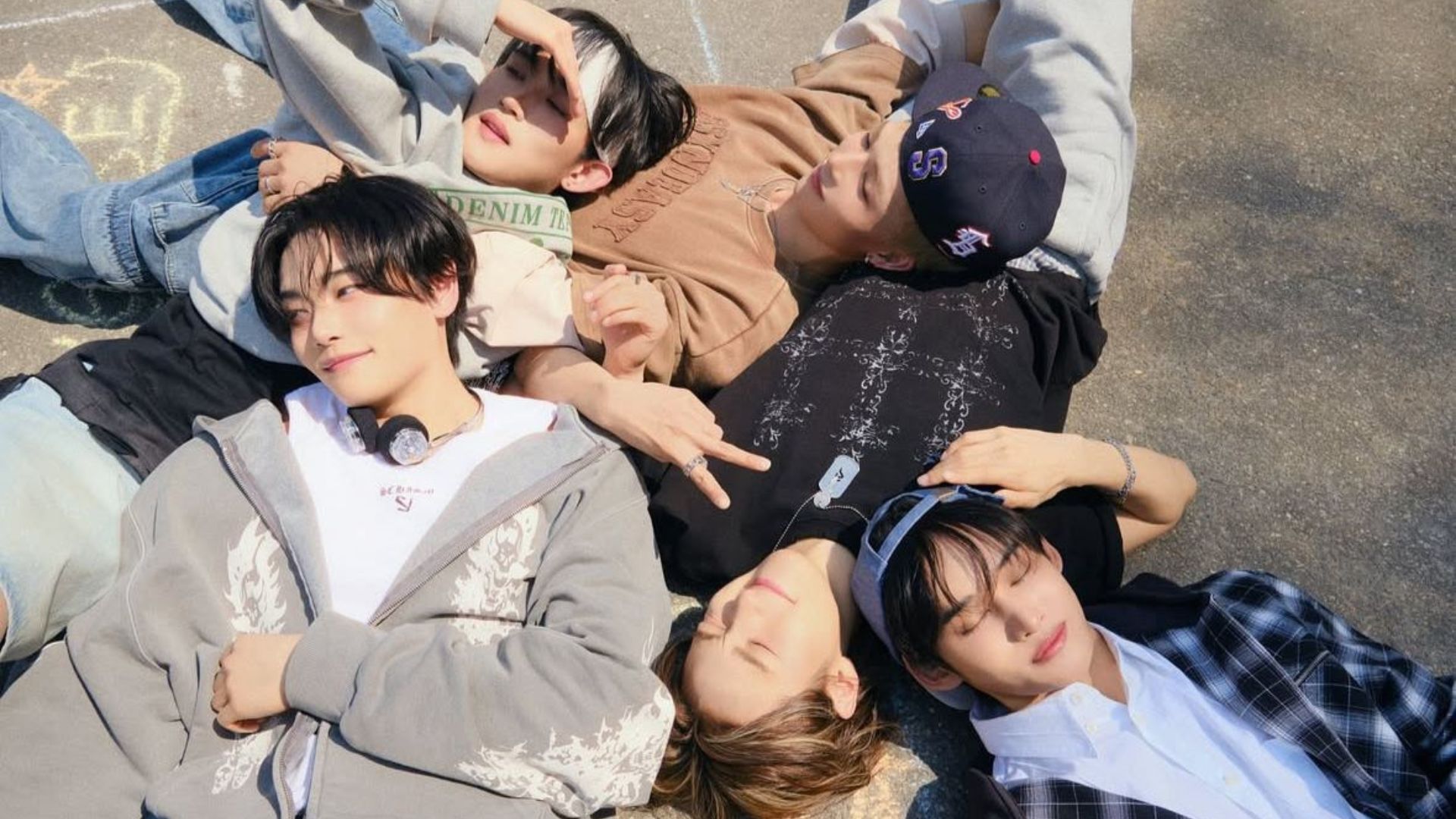 Lootedpinays discovered that she had returned, and promptly