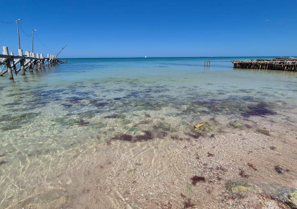 Playa en Chelem luce agua cristalina hoy miércoles de ceniza