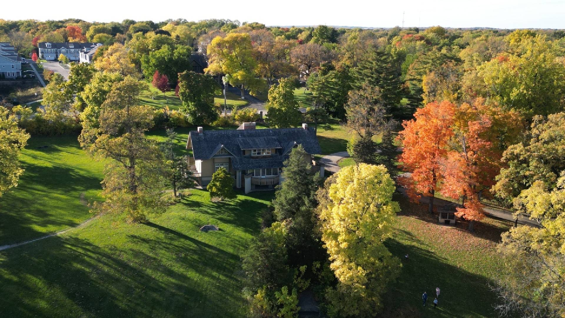 A una hora de Chicago, este suburbio de Illinois es uno de los más ...