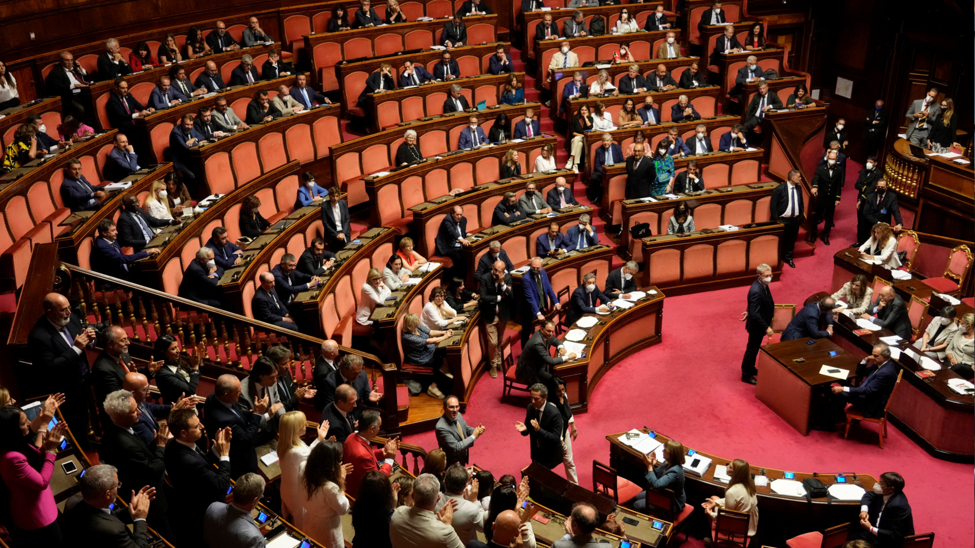 Recibe premier italiano voto de confianza