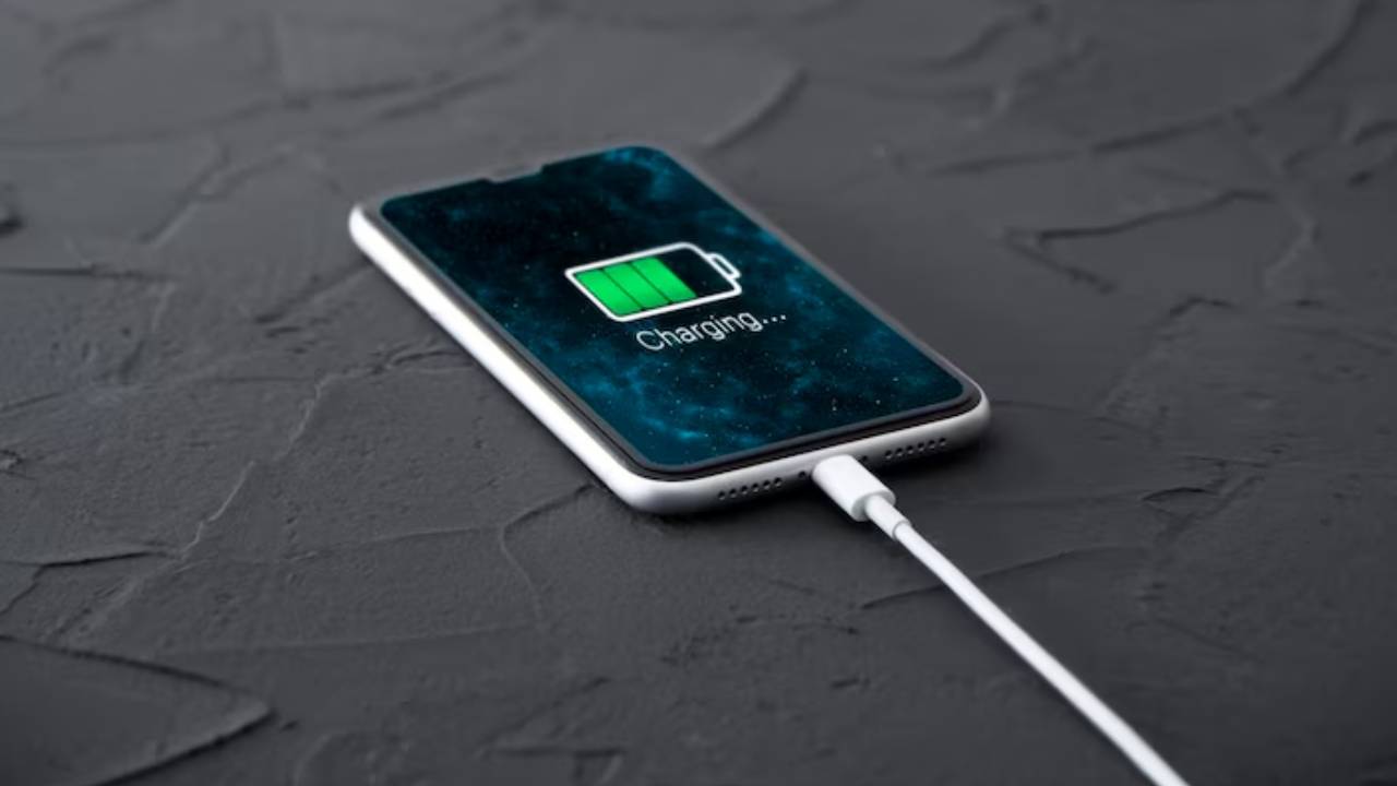 Cuidado: ¿Qué se desconecta primero, el celular o el cargador?