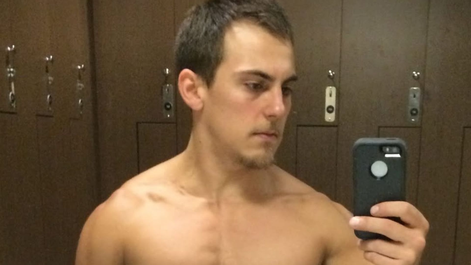 Muere actor Adam Turck tras defender a una mujer víctima de violencia