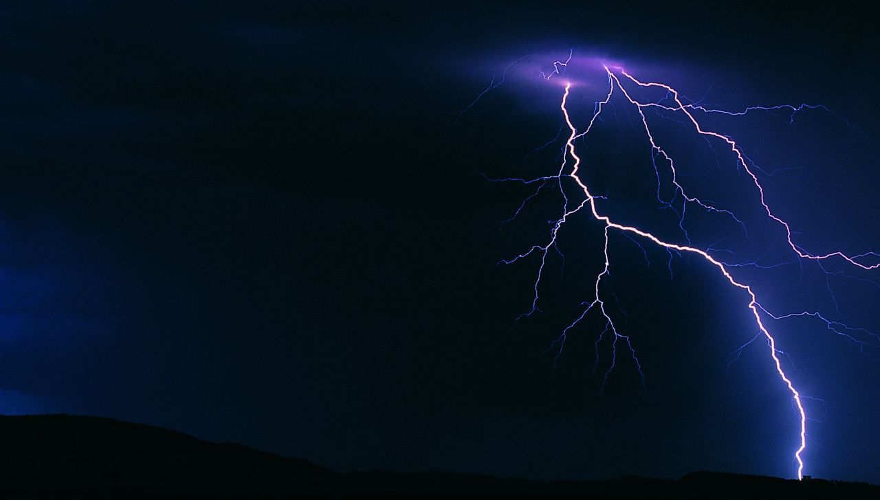 Rayo cae sobre un joven y sobrevive; tiene quemaduras en 20% de su cuerpo